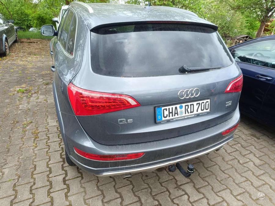 Grey Audi Q5 2012 in Rokiskis, with an engine capacity of 2.97 L and mileage of 240 thousand km for 7200 €, photo 4 on AUTOMOTO.COM.LV