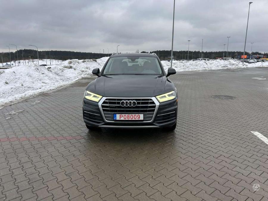 Grey Audi Q5 2018 in Vilnius, with an engine capacity of 2.00 L and mileage of 280 thousand km for 14700 €, photo 3 on AUTOMOTO.COM.LV