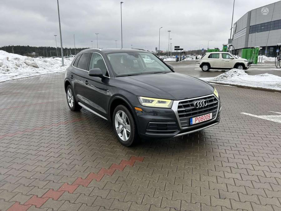 Grey Audi Q5 2018 in Vilnius, with an engine capacity of 2.00 L and mileage of 280 thousand km for 14700 €, photo 4 on AUTOMOTO.COM.LV