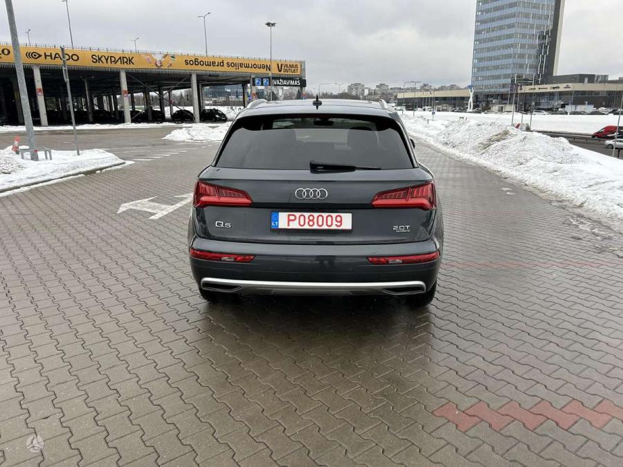 Grey Audi Q5 2018 in Vilnius, with an engine capacity of 2.00 L and mileage of 280 thousand km for 14700 €, photo 7 on AUTOMOTO.COM.LV