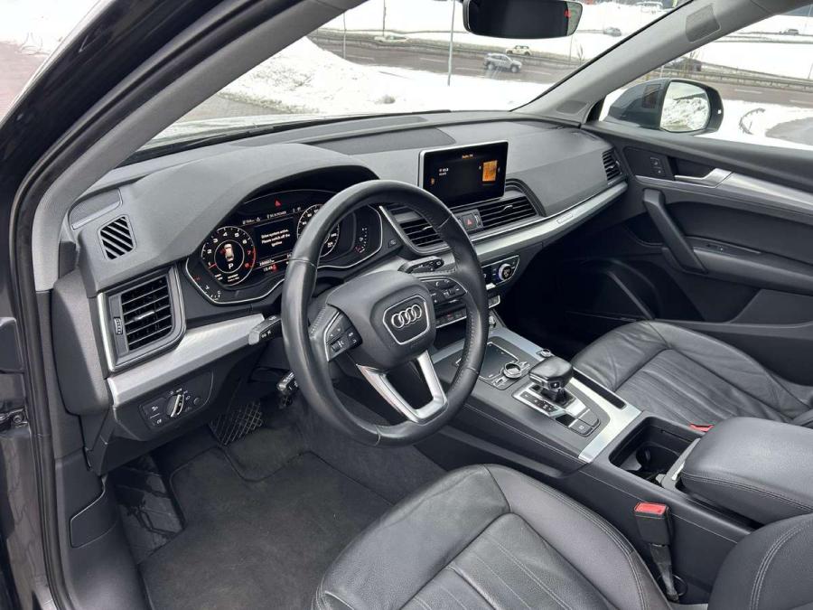 Grey Audi Q5 2018 in Vilnius, with an engine capacity of 2.00 L and mileage of 280 thousand km for 14700 €, photo 12 on AUTOMOTO.COM.LV