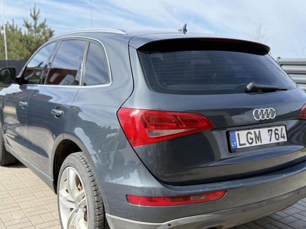 Grey Audi Q5 2009 in Klaipeda, with an engine capacity of 1.97 L and mileage of 346 thousand km for 6900 €, photo 2 on AUTOMOTO.COM.LV