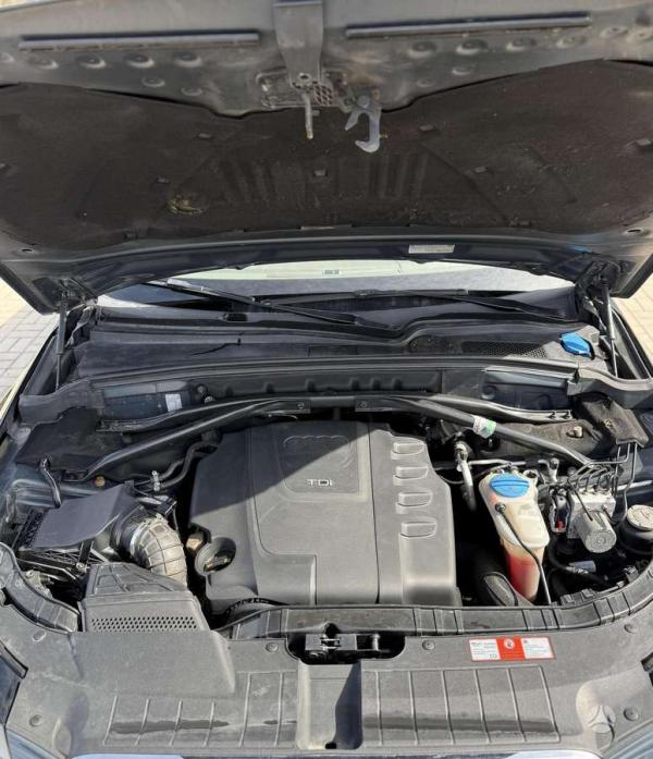 Grey Audi Q5 2009 in Klaipeda, with an engine capacity of 1.97 L and mileage of 346 thousand km for 6900 €, photo 5 on AUTOMOTO.COM.LV