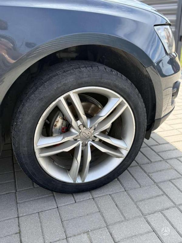Grey Audi Q5 2009 in Klaipeda, with an engine capacity of 1.97 L and mileage of 346 thousand km for 6900 €, photo 6 on AUTOMOTO.COM.LV