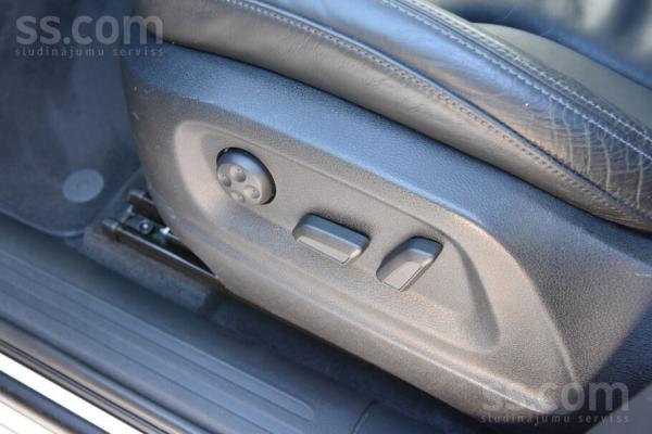 Grey Audi Q5 2009 in Riga, with an engine capacity of 3.00 L and mileage of 236 thousand km for 9450 €, photo 11 on AUTOMOTO.COM.LV
