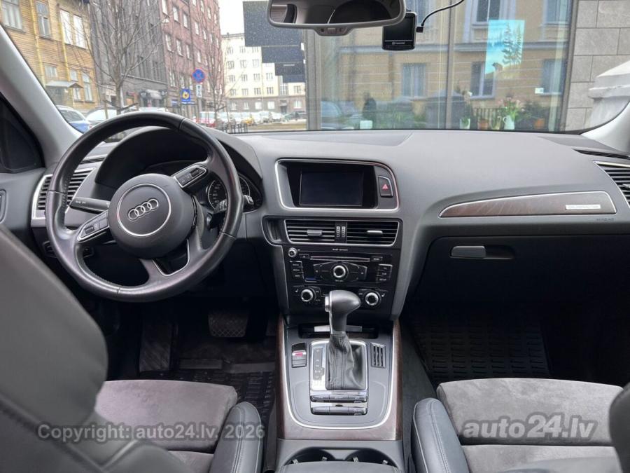 Grey Audi Q5 2015 in Tallinn, with an engine capacity of 2.00 L and mileage of 40 thousand km for 18000 €, photo 4 on AUTOMOTO.COM.LV