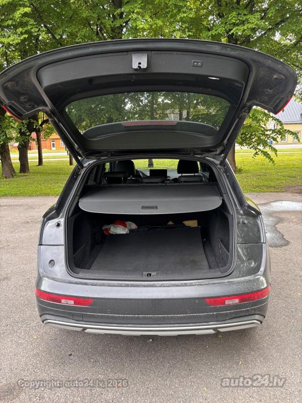 Pelēks Audi Q5 2021 Pērnava, ar dzinēja tilpumu 2.00 L un nobraukumu 279 tūkst. km par 19800 €, foto 8 vietnē AUTOMOTO.COM.LV