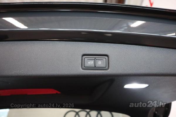 Pelēks Audi Q5 2025 Tallina, ar dzinēja tilpumu 2.00 L un nobraukumu 5 tūkst. km par 68000 €, foto 11 vietnē AUTOMOTO.COM.LV