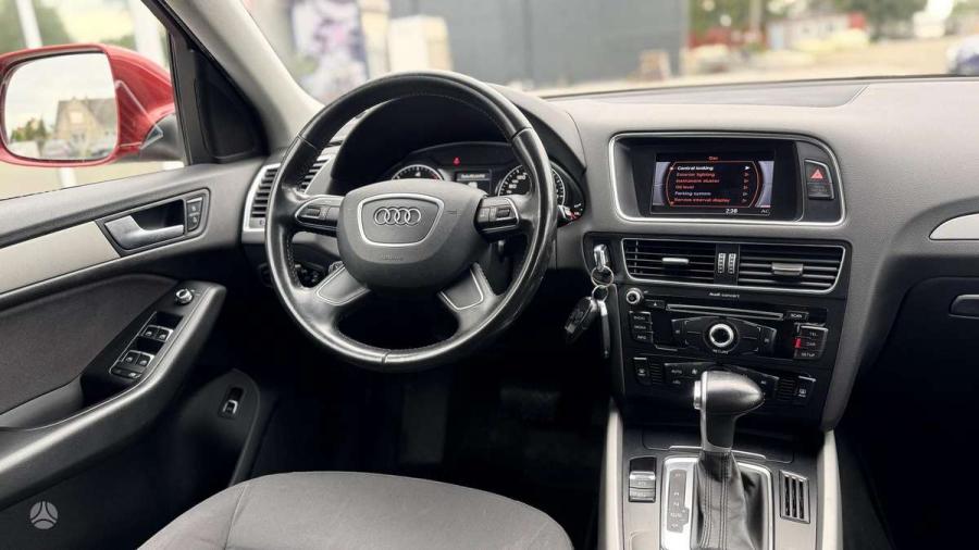 Orange Audi Q5 2012 in Radviliskis, with an engine capacity of 3.00 L and mileage of 329 thousand km for 11250 €, photo 20 on AUTOMOTO.COM.LV