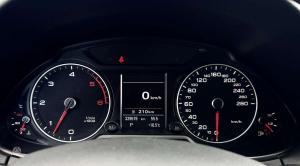 Orange Audi Q5 2012 in Radviliskis, with an engine capacity of 3.00 L and mileage of 329 thousand km for 11250 €, photo 23 on AUTOMOTO.COM.LV