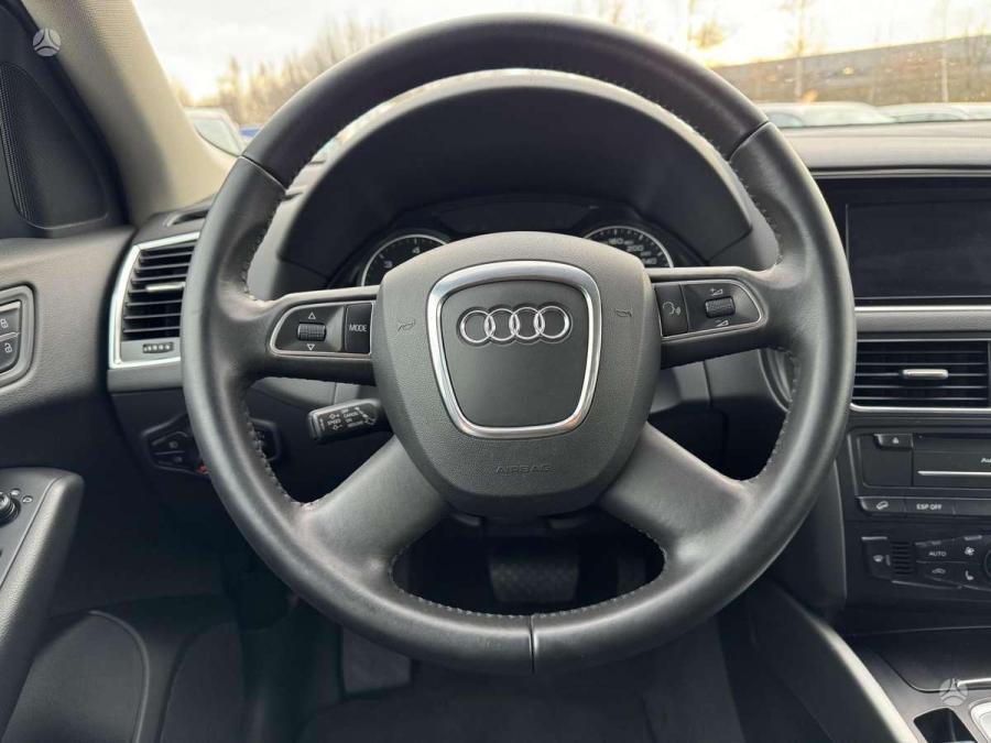 Sarkans Audi Q5 2009 Kauņa, ar dzinēja tilpumu 1.97 L un nobraukumu 239 tūkst. km par 8949 €, foto 16 vietnē AUTOMOTO.COM.LV