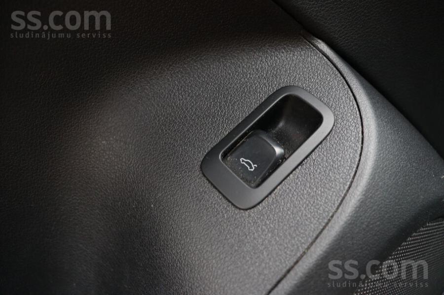 Sarkans Audi Q5 2009 Rīga, ar dzinēja tilpumu 2.00 L un nobraukumu 185 tūkst. km par 6990 €, foto 14 vietnē AUTOMOTO.COM.LV
