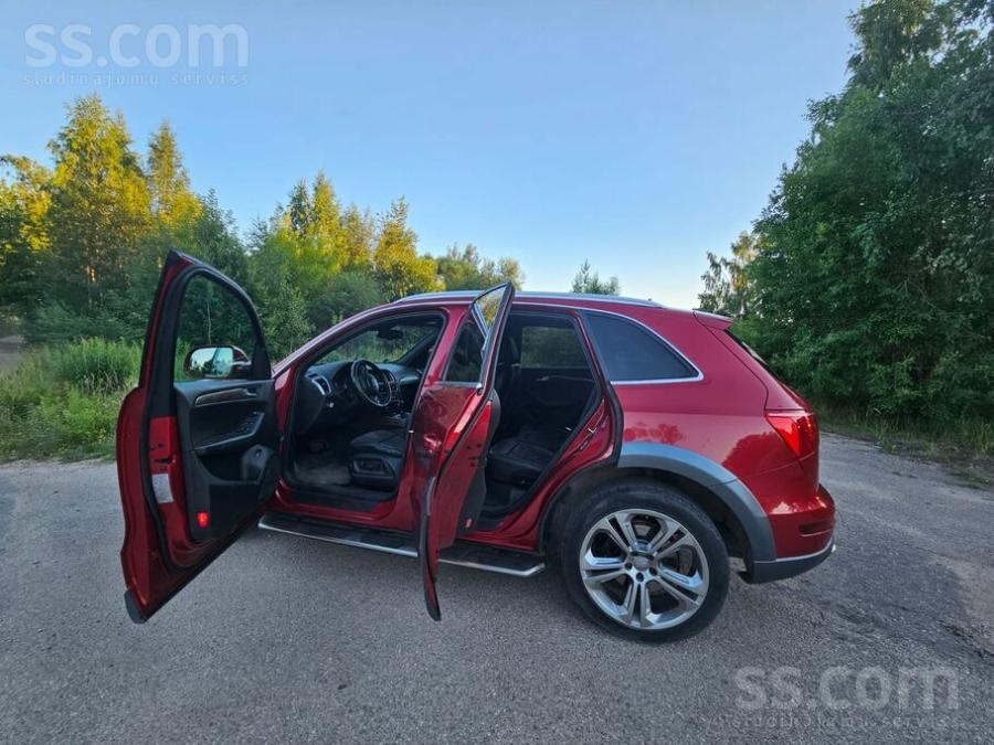 Red Audi Q5 2010 in Riga, with an engine capacity of 3.00 L and mileage of 238 thousand km for 10500 €, photo 6 on AUTOMOTO.COM.LV