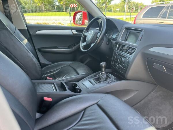 Sarkans Audi Q5 2010 Valmiera, ar dzinēja tilpumu 2.00 L un nobraukumu 0 tūkst. km par 9900 €, foto 8 vietnē AUTOMOTO.COM.LV