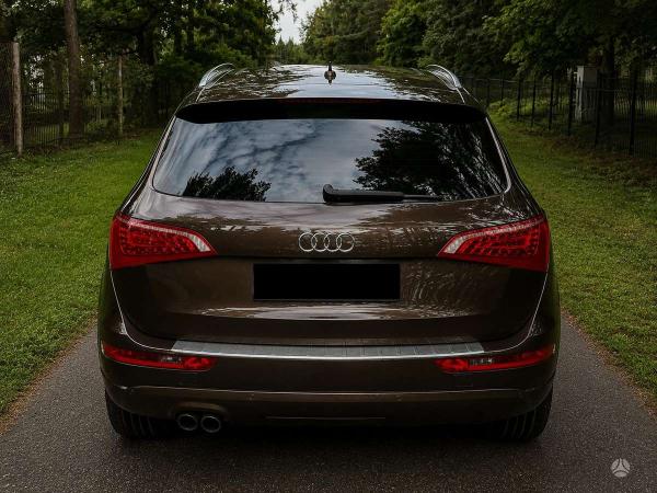 Audi Q5 2011 Viļņa vietnē Sarkans Audi Q5 2011 Viļņa, ar dzinēja tilpumu 1.97 L un nobraukumu 277 tūkst. km par 9700 €, foto 10 vietnē AUTOMOTO.COM.LV