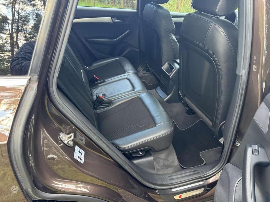Sarkans Audi Q5 2011 Viļņa, ar dzinēja tilpumu 1.97 L un nobraukumu 277 tūkst. km par 9700 €, foto 16 vietnē AUTOMOTO.COM.LV