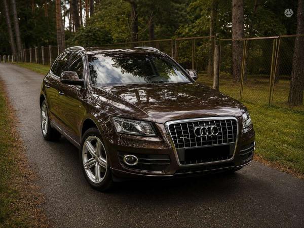 Audi Q5 2011 in Vilnius on AUTOMOTO.COM.LV Red Audi Q5 2011 in Vilnius, with an engine capacity of 1.97 L and mileage of 277 thousand km for 9690 €, photo 3 on AUTOMOTO.COM.LV