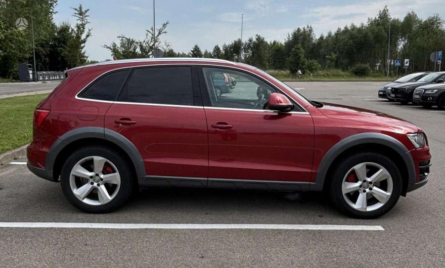 Red Audi Q5 2012 in Klaipeda, with an engine capacity of 2.97 L and mileage of 369 thousand km for 9350 €, photo 5 on AUTOMOTO.COM.LV