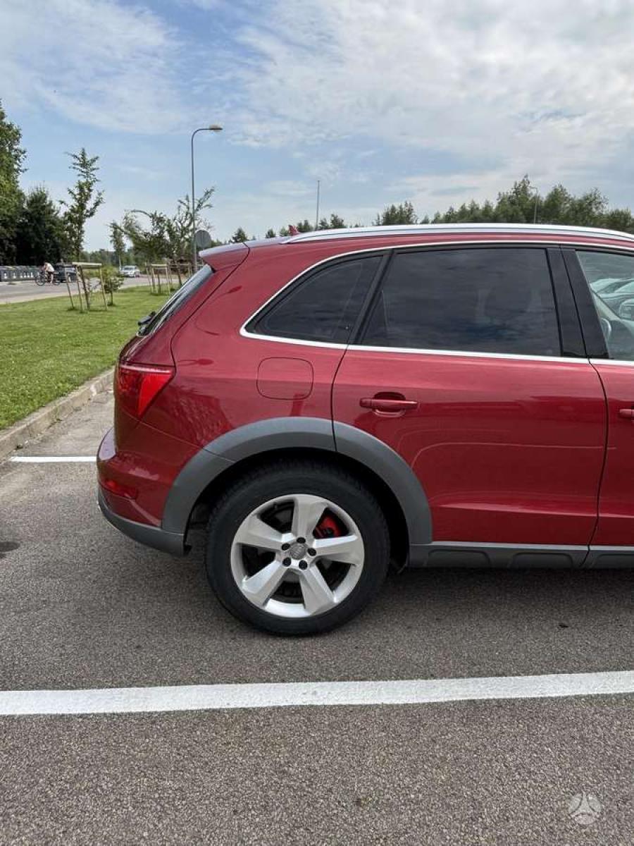 Red Audi Q5 2012 in Klaipeda, with an engine capacity of 2.97 L and mileage of 369 thousand km for 9350 €, photo 7 on AUTOMOTO.COM.LV