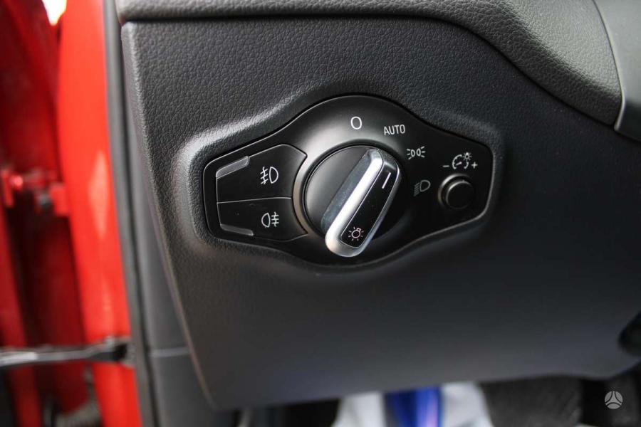 Red Audi Q5 2013 in Vilnius, with an engine capacity of 2.00 L and mileage of 144 thousand km for 13790 €, photo 11 on AUTOMOTO.COM.LV