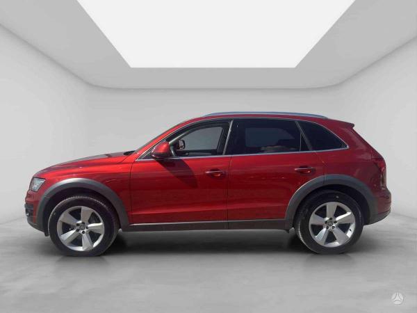 Red Audi Q5 2014 in Kaunas, with an engine capacity of 2.00 L and mileage of 261 thousand km for 13990 €, photo 3 on AUTOMOTO.COM.LV