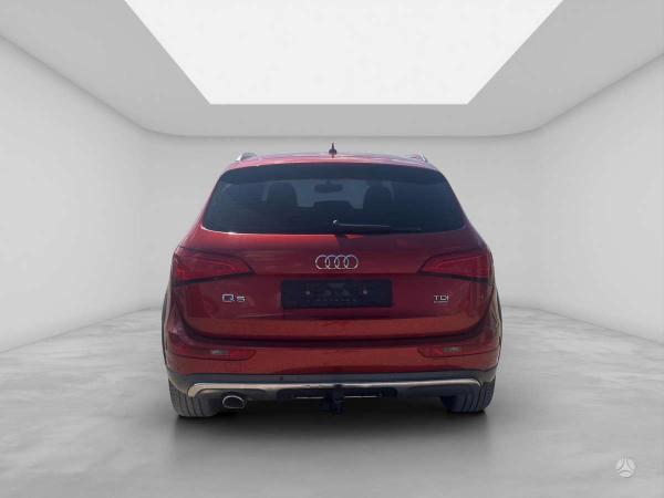Red Audi Q5 2014 in Kaunas, with an engine capacity of 2.00 L and mileage of 261 thousand km for 13990 €, photo 5 on AUTOMOTO.COM.LV
