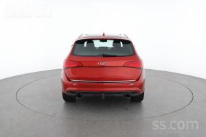 Red Audi Q5 2014 in Tukums, with an engine capacity of 2.00 L and mileage of 136 thousand km for 13990 €, photo 6 on AUTOMOTO.COM.LV