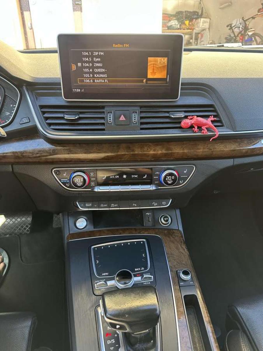 Red Audi Q5 2018 in Kaunas, with an engine capacity of 1.98 L and mileage of 197 thousand km for 18200 €, photo 19 on AUTOMOTO.COM.LV