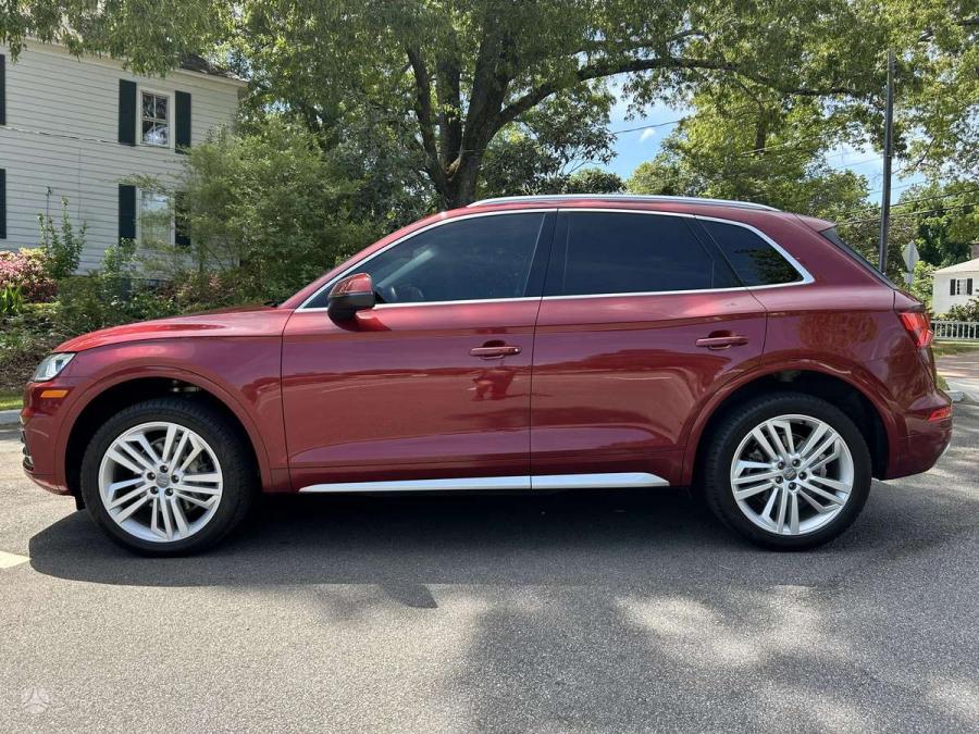 Sarkans Audi Q5 2018 Alīta, ar dzinēja tilpumu 1.98 L un nobraukumu 159 tūkst. km par 13750 €, foto 1 vietnē AUTOMOTO.COM.LV