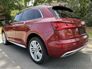 Sarkans Audi Q5 2018 Alīta, ar dzinēja tilpumu 1.98 L un nobraukumu 159 tūkst. km par 13750 €, foto 4 vietnē AUTOMOTO.COM.LV