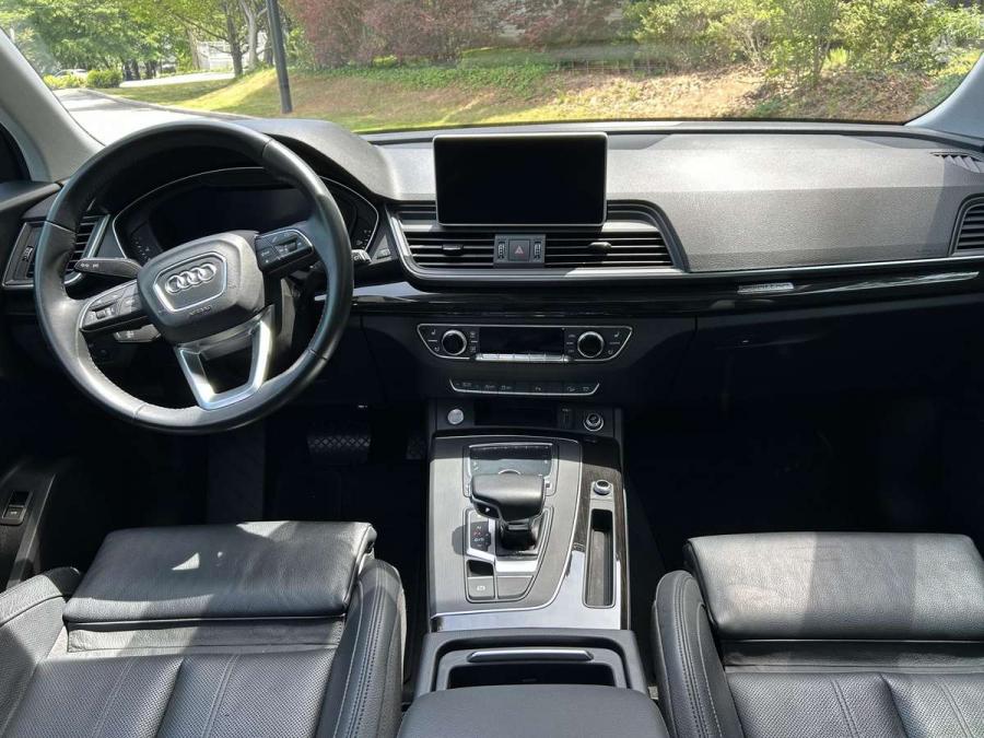 Sarkans Audi Q5 2018 Alīta, ar dzinēja tilpumu 1.98 L un nobraukumu 159 tūkst. km par 13750 €, foto 18 vietnē AUTOMOTO.COM.LV