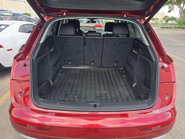 Red Audi Q5 2018 in Kaunas, with an engine capacity of 1.98 L and mileage of 162 thousand km for 12600 €, photo 6 on AUTOMOTO.COM.LV