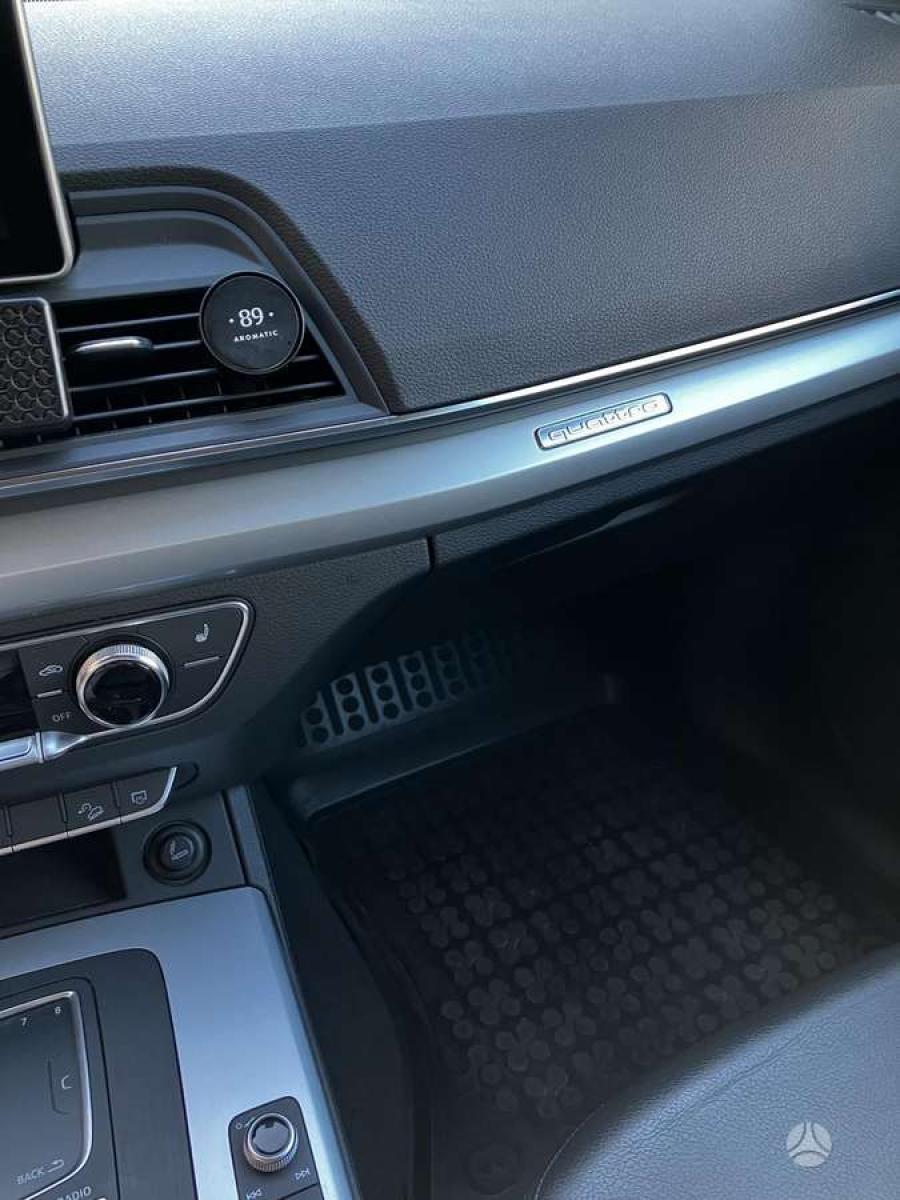 Sarkans Audi Q5 2019 Telšiai, ar dzinēja tilpumu 1.98 L un nobraukumu 50 tūkst. km par 26800 €, foto 22 vietnē AUTOMOTO.COM.LV