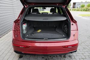 Red Audi Q5 2020 in Marupe, with an engine capacity of 2.00 L and mileage of 103 thousand km for 29100 €, photo 35 on AUTOMOTO.COM.LV