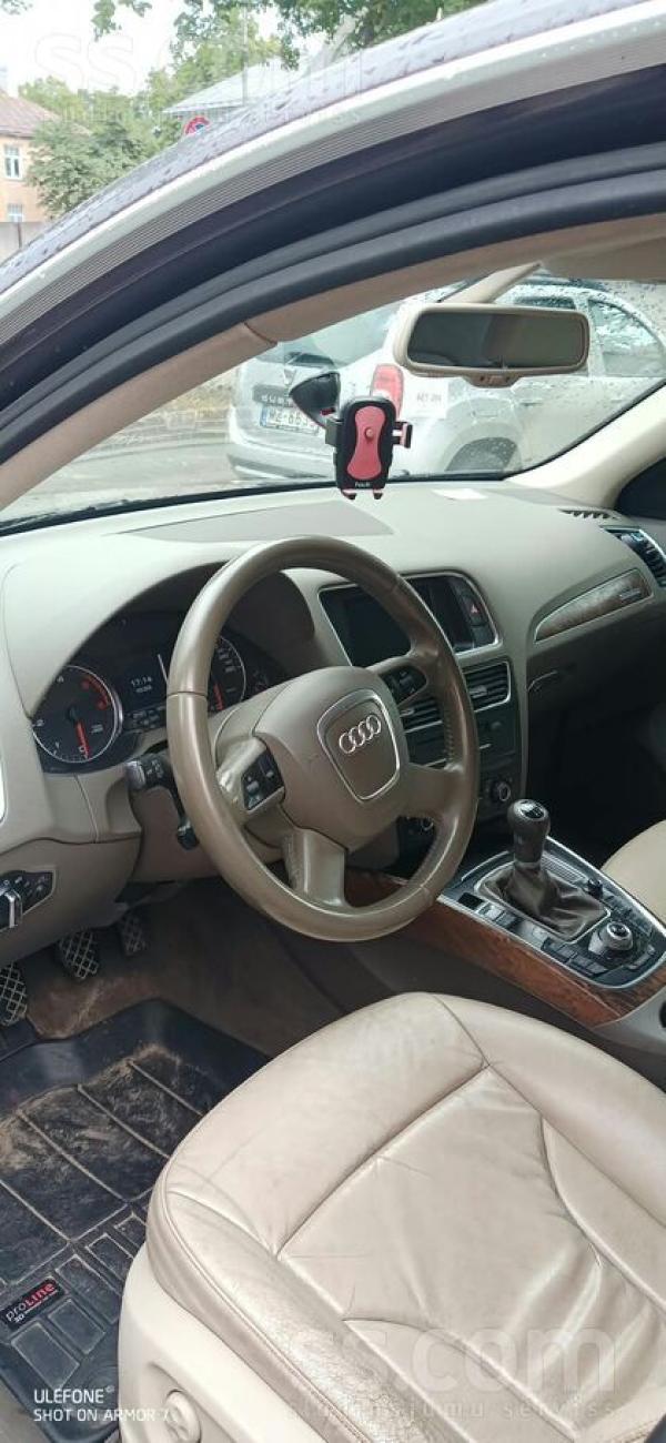 Violet Audi Q5 2008 in Riga, with an engine capacity of 2.00 L and mileage of 291 thousand km for 7900 €, photo 4 on AUTOMOTO.COM.LV