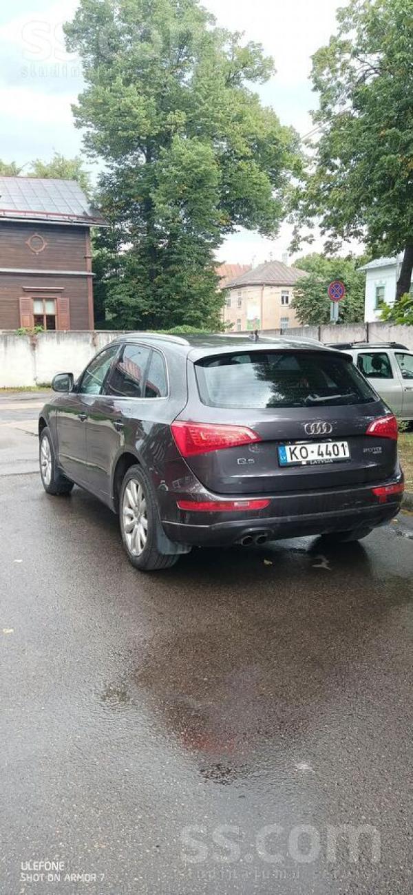 Violet Audi Q5 2008 in Riga, with an engine capacity of 2.00 L and mileage of 291 thousand km for 7900 €, photo 6 on AUTOMOTO.COM.LV