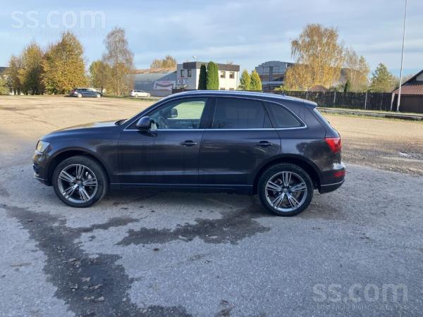Violet Audi Q5 2008 in Saldus, with an engine capacity of 3.00 L and mileage of 438 thousand km for 5350 €, photo 3 on AUTOMOTO.COM.LV