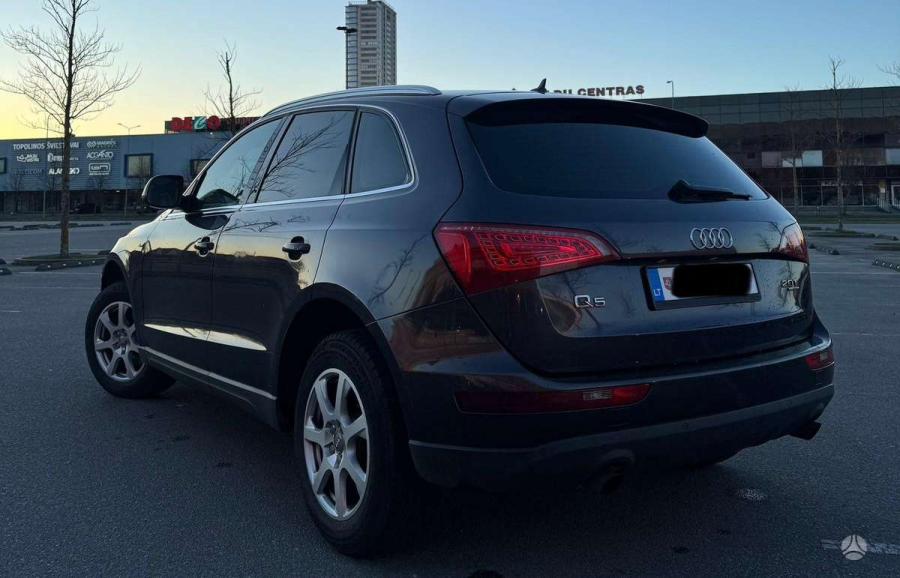 Violet Audi Q5 2009 in Klaipeda, with an engine capacity of 1.98 L and mileage of 261 thousand km for 7500 €, photo 7 on AUTOMOTO.COM.LV