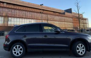 Violet Audi Q5 2009 in Klaipeda, with an engine capacity of 1.98 L and mileage of 261 thousand km for 7500 €, photo 8 on AUTOMOTO.COM.LV