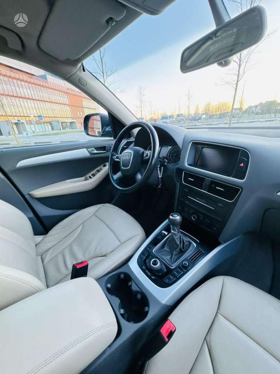 Violet Audi Q5 2009 in Klaipeda, with an engine capacity of 1.98 L and mileage of 261 thousand km for 7500 €, photo 15 on AUTOMOTO.COM.LV