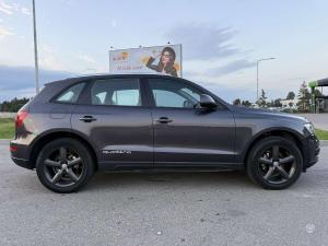 Violets Audi Q5 2009 Utena, ar dzinēja tilpumu 2.00 L un nobraukumu 262 tūkst. km par 7450 €, foto 3 vietnē AUTOMOTO.COM.LV