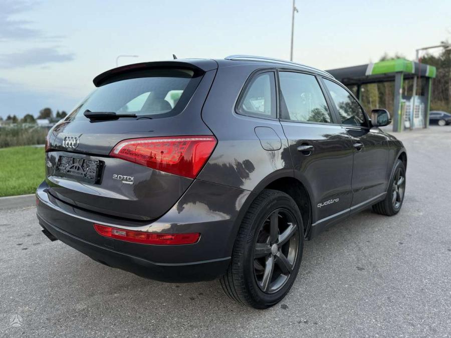 Violets Audi Q5 2009 Utena, ar dzinēja tilpumu 2.00 L un nobraukumu 262 tūkst. km par 7450 €, foto 4 vietnē AUTOMOTO.COM.LV