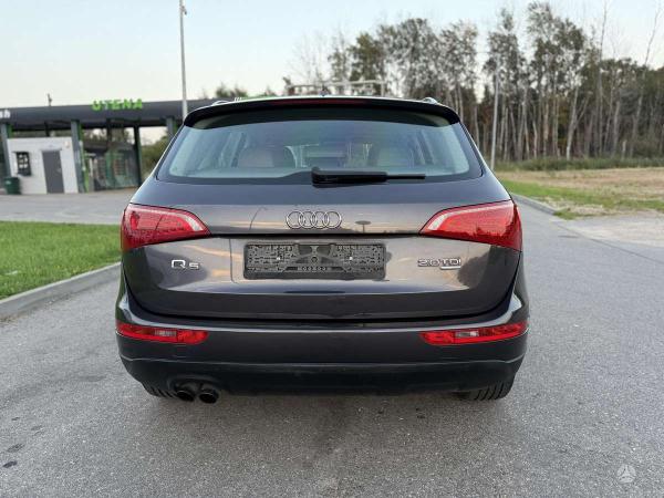 Violets Audi Q5 2009 Utena, ar dzinēja tilpumu 2.00 L un nobraukumu 262 tūkst. km par 7450 €, foto 5 vietnē AUTOMOTO.COM.LV