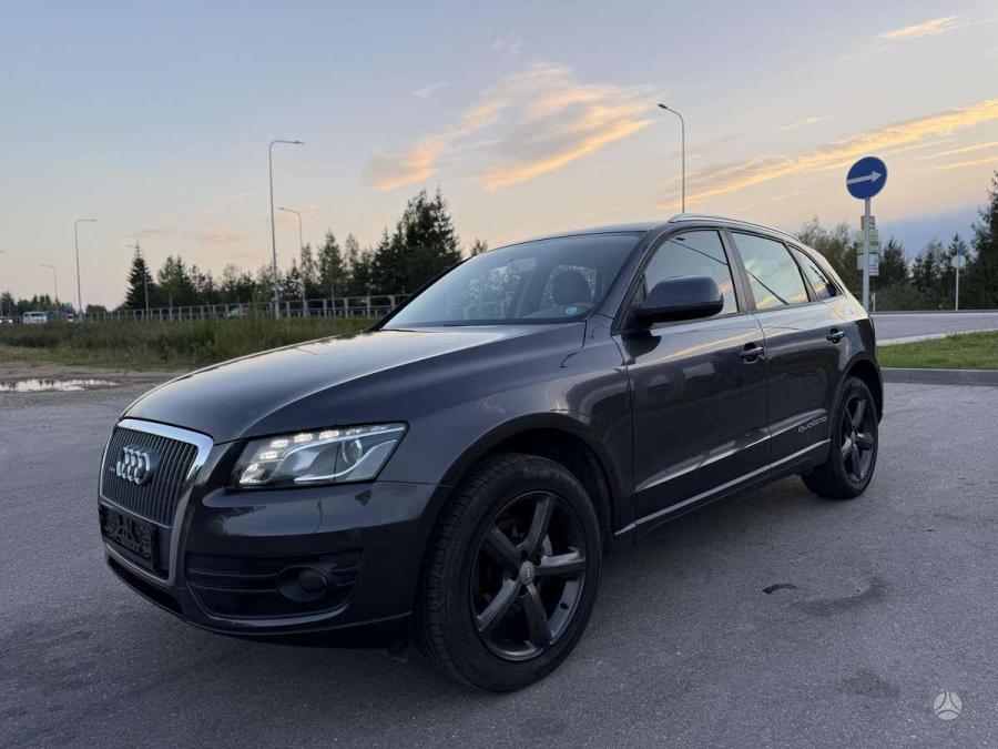 Violets Audi Q5 2009 Utena, ar dzinēja tilpumu 2.00 L un nobraukumu 262 tūkst. km par 7450 €, foto 8 vietnē AUTOMOTO.COM.LV