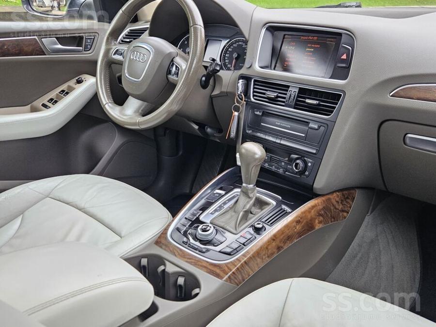 Violets Audi Q5 2009 Jēkabpils, ar dzinēja tilpumu 3.00 L un nobraukumu 380 tūkst. km par 5990 €, foto 21 vietnē AUTOMOTO.COM.LV
