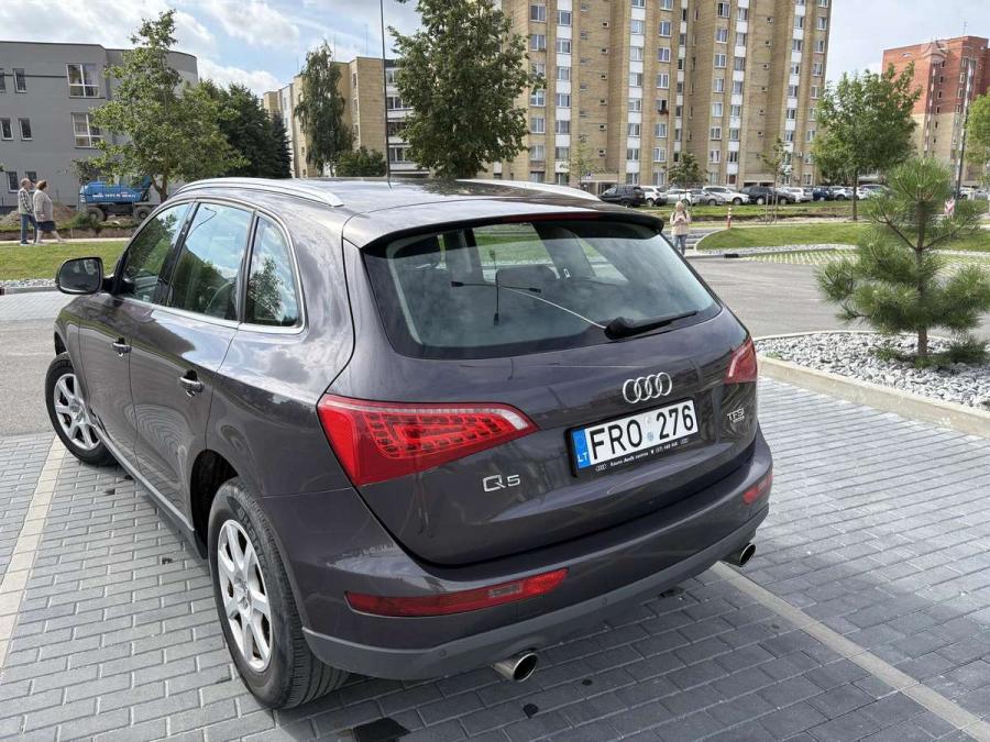 Violet Audi Q5 2011 in Kaunas, with an engine capacity of 1.98 L and mileage of 143 thousand km for 9999 €, photo 6 on AUTOMOTO.COM.LV