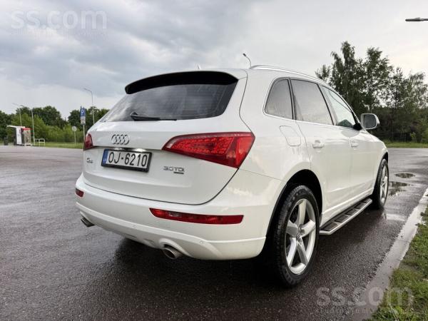 Balts Audi Q5 2008 Daugavpils, ar dzinēja tilpumu 3.00 L un nobraukumu 215 tūkst. km par 9400 €, foto 2 vietnē AUTOMOTO.COM.LV