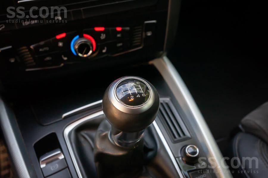Balts Audi Q5 2009 Tukums, ar dzinēja tilpumu 2.00 L un nobraukumu 0 tūkst. km par 7550 €, foto 26 vietnē AUTOMOTO.COM.LV