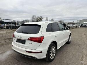 White Audi Q5 2009 in Marijampole, with an engine capacity of 1.97 L and mileage of 348 thousand km for 4650 €, photo 4 on AUTOMOTO.COM.LV