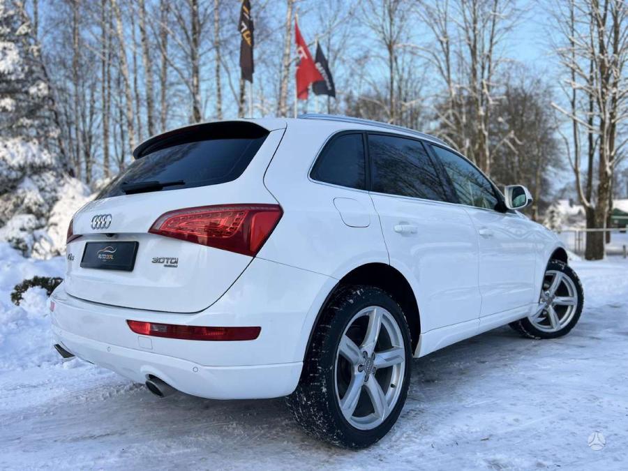 White Audi Q5 2009 in Kazlu Ruda, with an engine capacity of 2.97 L and mileage of 285 thousand km for 8800 €, photo 8 on AUTOMOTO.COM.LV